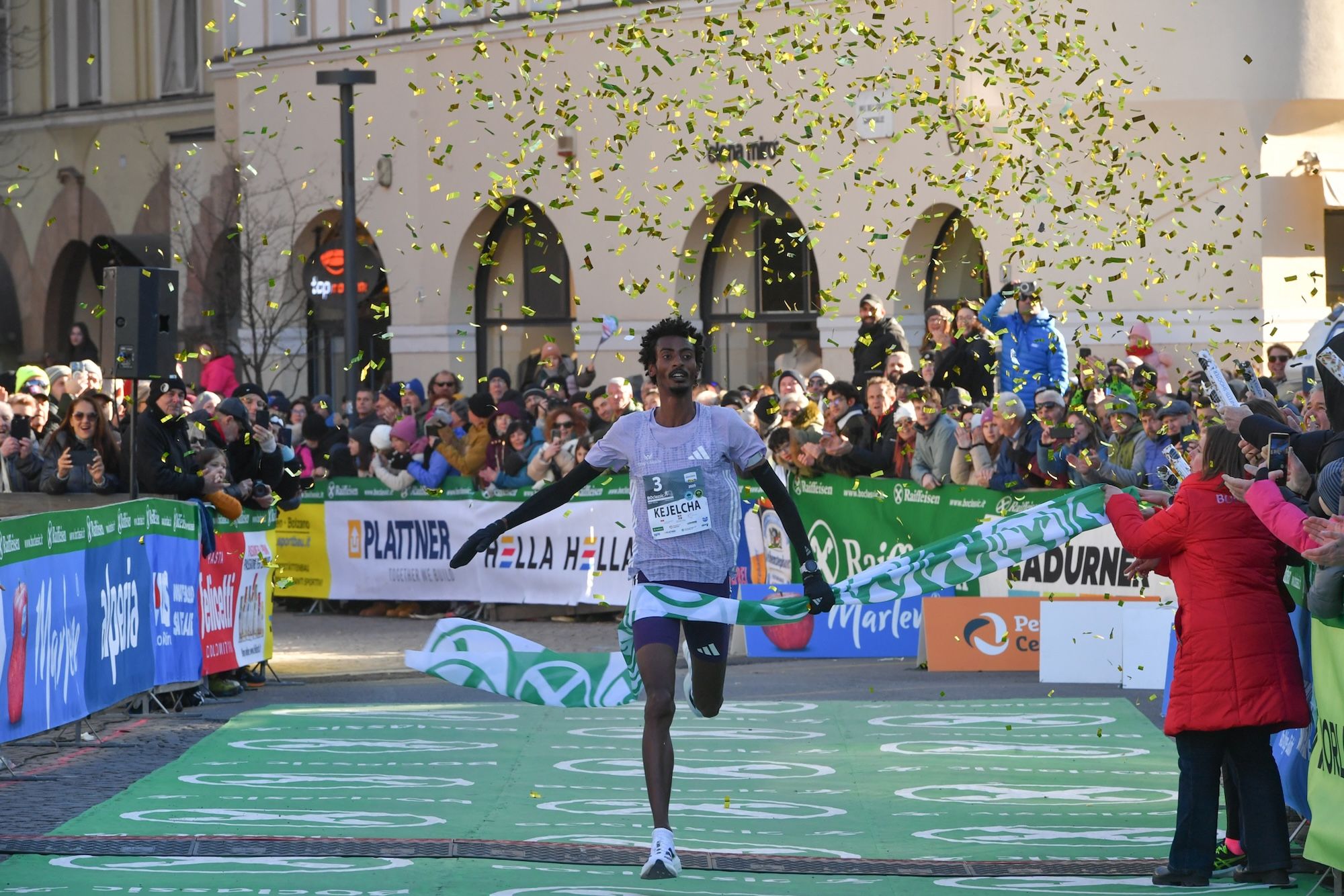 Amebaw runs 14:23 to win 5km in Barcelona | REPORT | World Athletics