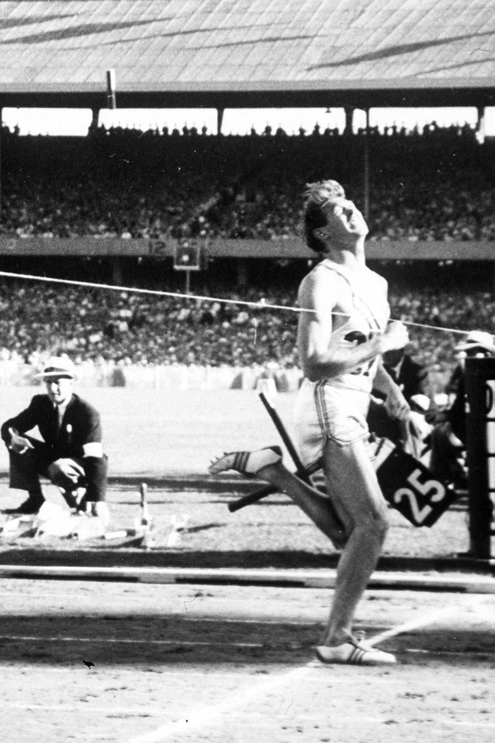 Glenn DAVIS | Profile | World Athletics