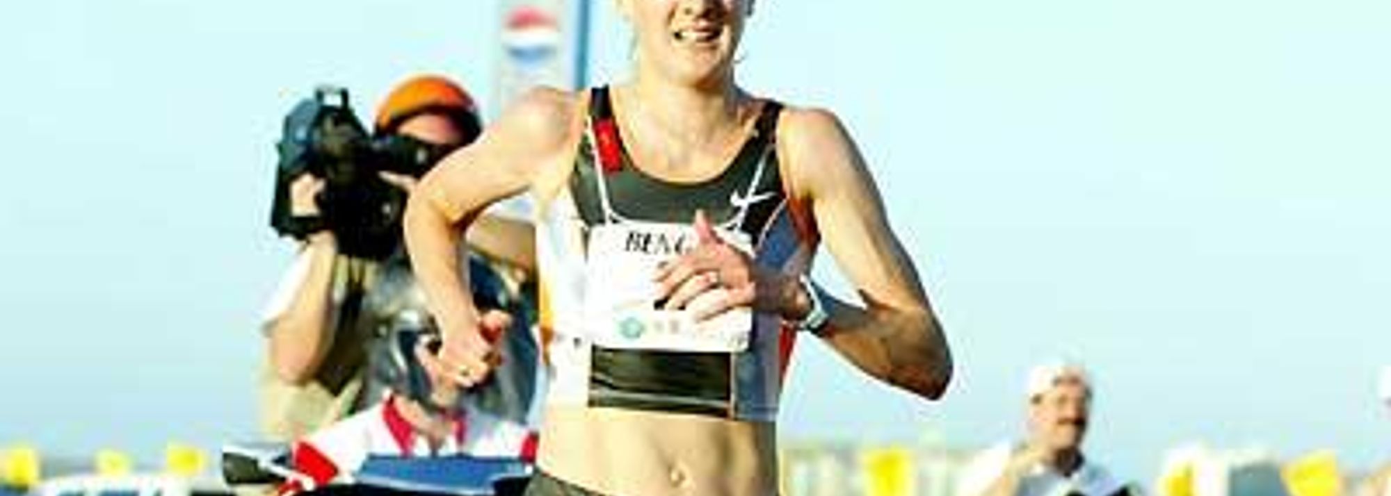 Radcliffe breaks World 10km road race best | NEWS | World Athletics
