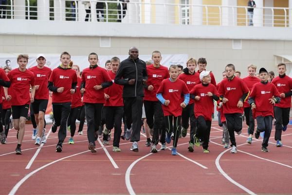 IAAF Ambassador Wilson Kipketer holds master class for young runners in ...