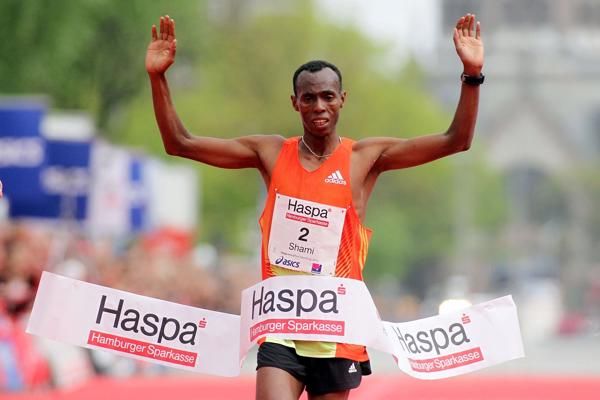 Dawit again sub-2:06 as course records tumble in Hamburg | NEWS | World ...