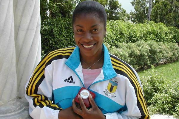 Athletics for a Better World Patron Debbie Ferguson donates Golden Girl ...